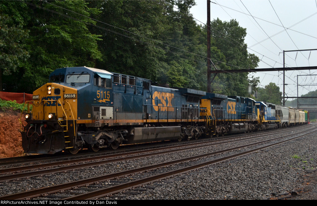 CSX CW44AH 5115 leads Q418-14